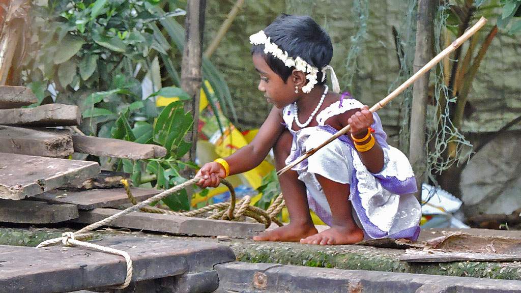 Guiding activity trips to India and Sangam - Venture Abroad